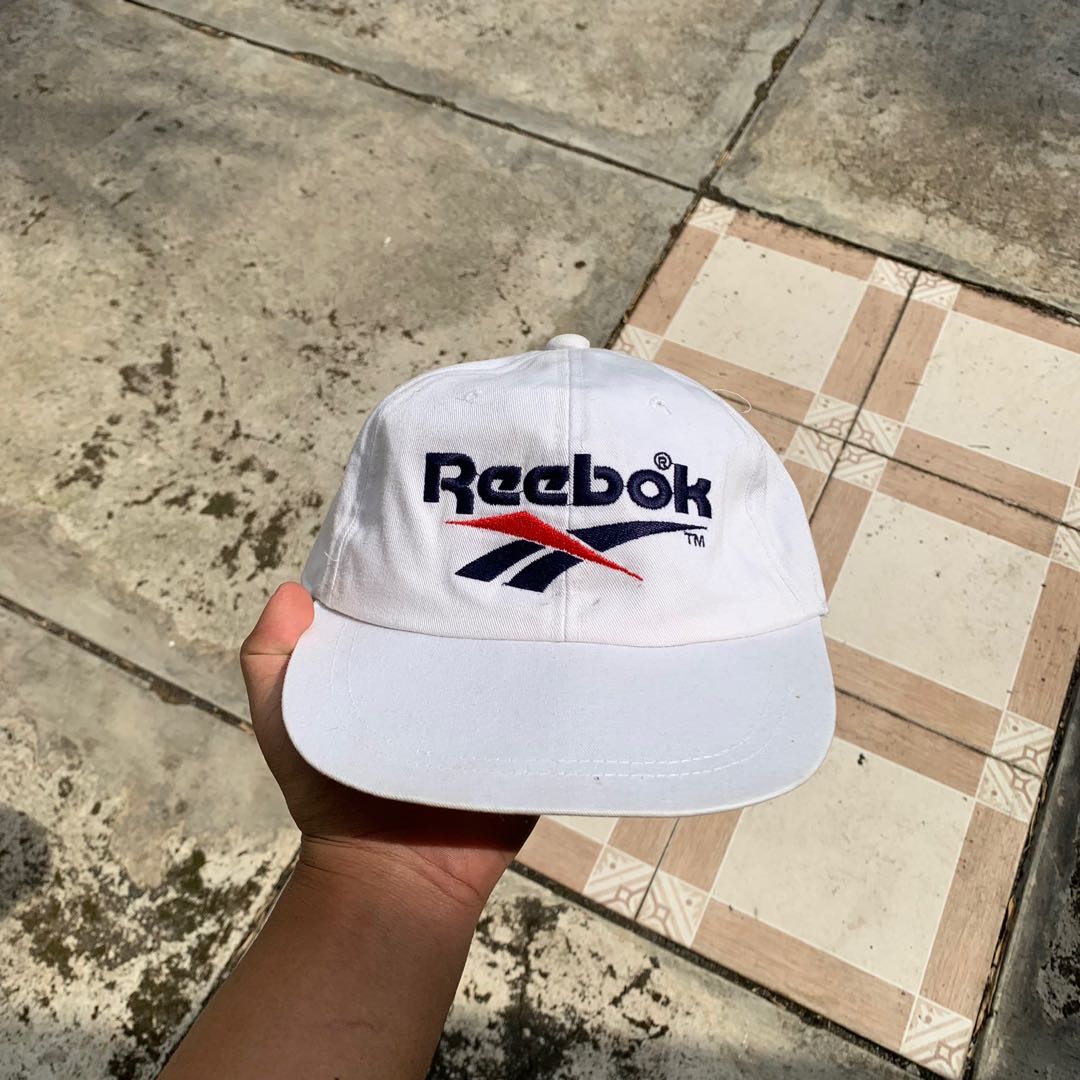 Topi Vintage Reebok Basic Logo, Fesyen Pria, Aksesoris, Topi di Carousell