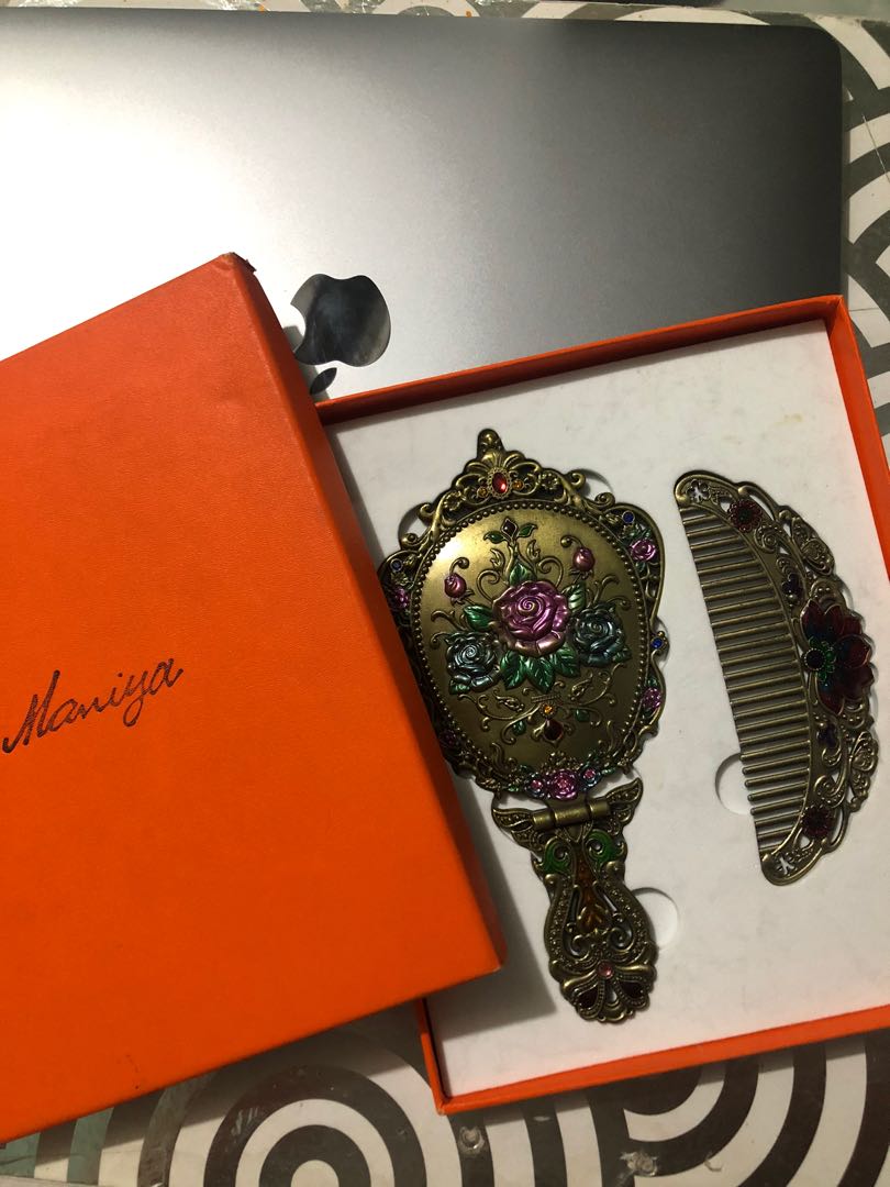 Vintage Maniya Comb & Mirror Set, Luxury, Accessories on Carousell