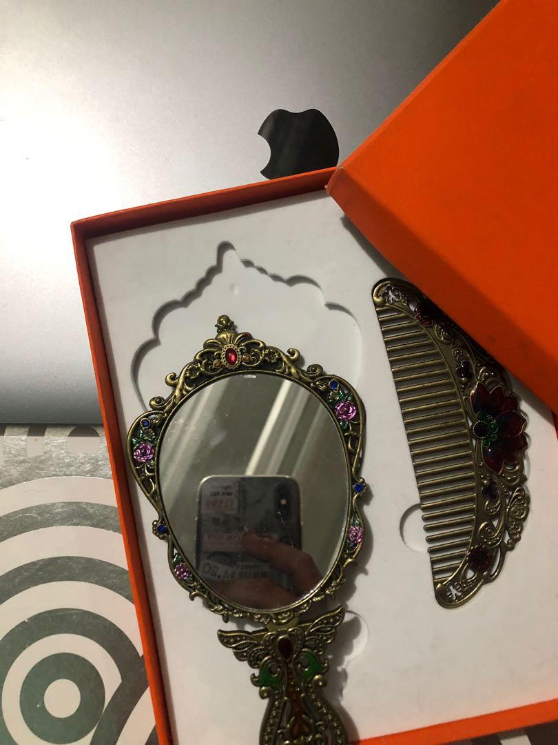 Vintage Maniya Comb & Mirror Set, Luxury, Accessories on Carousell