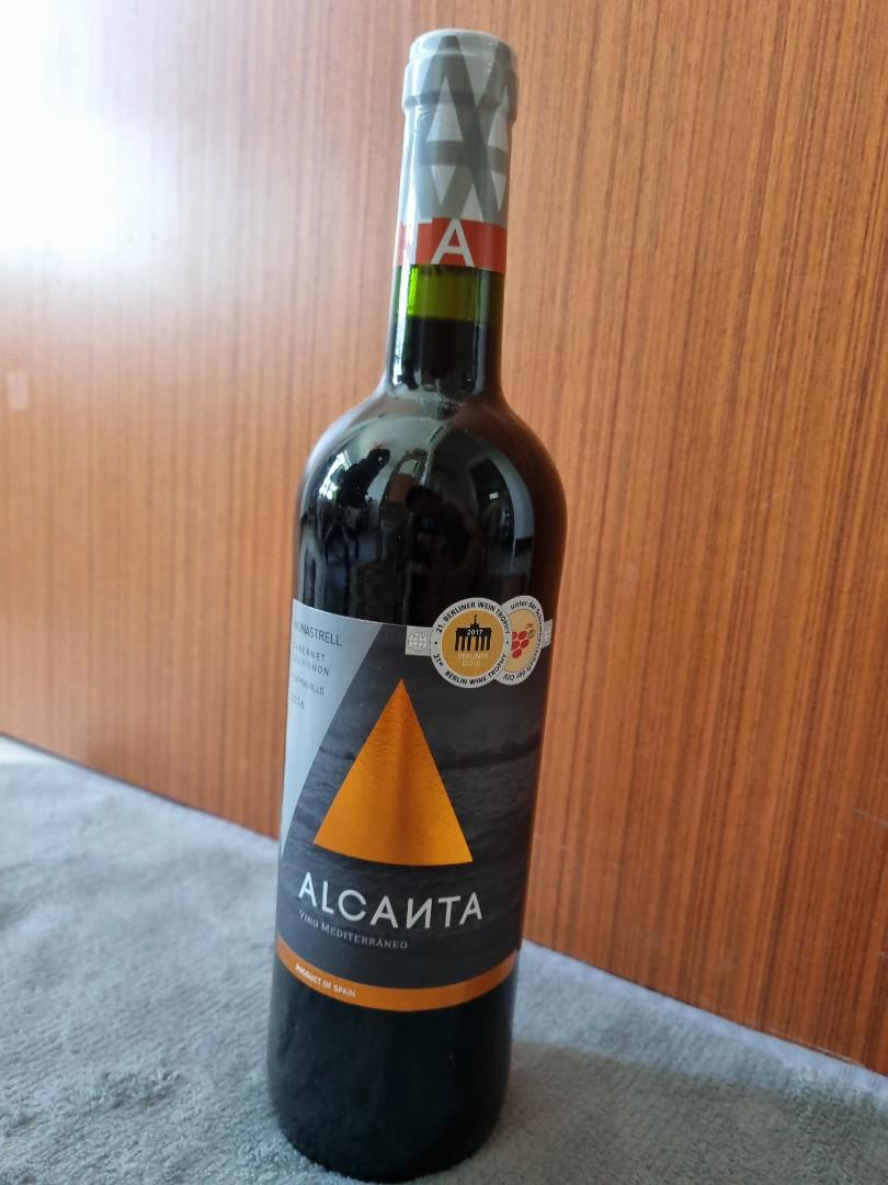 Alcanta Cabernet sauvignon, Food & Drinks, Beverages on Carousell
