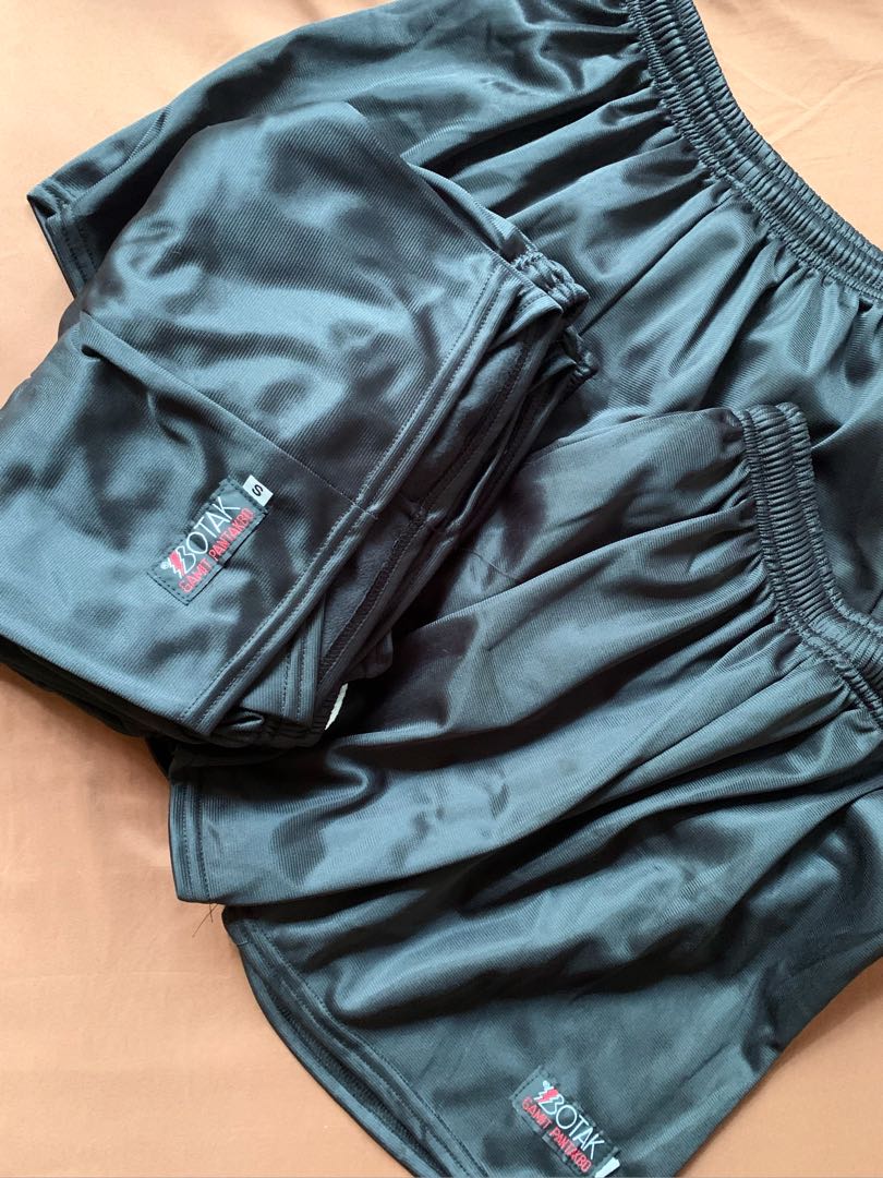 Botak, Women's Fashion, Bottoms, Shorts on Carousell