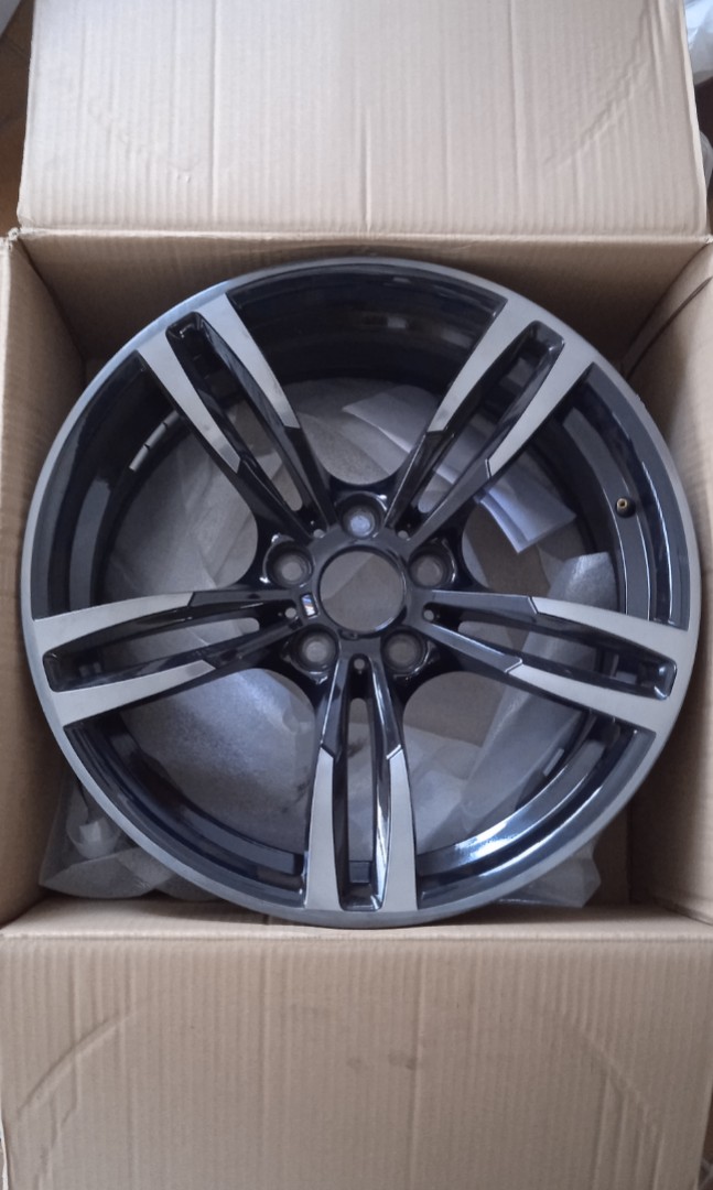 Original BMW 437M front wheel, Car Accessories, Tyres & Rims on Carousell