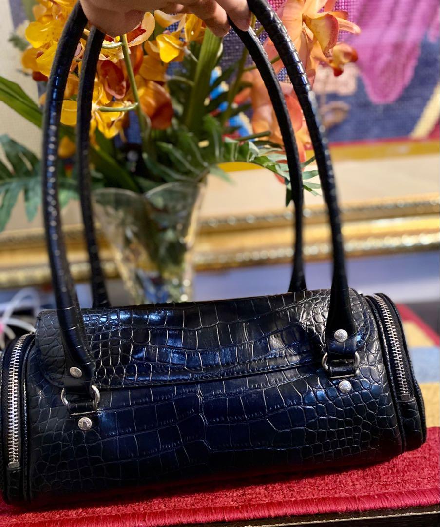 Shoulder bag brand mook design, Women's Fashion, Bags & Wallets ...