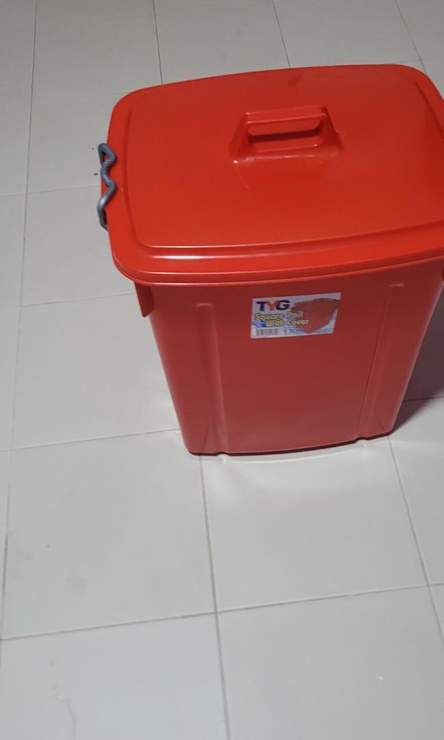 Toyogo plastic Bucket With cover, TV & Home Appliances, Kitchen ...