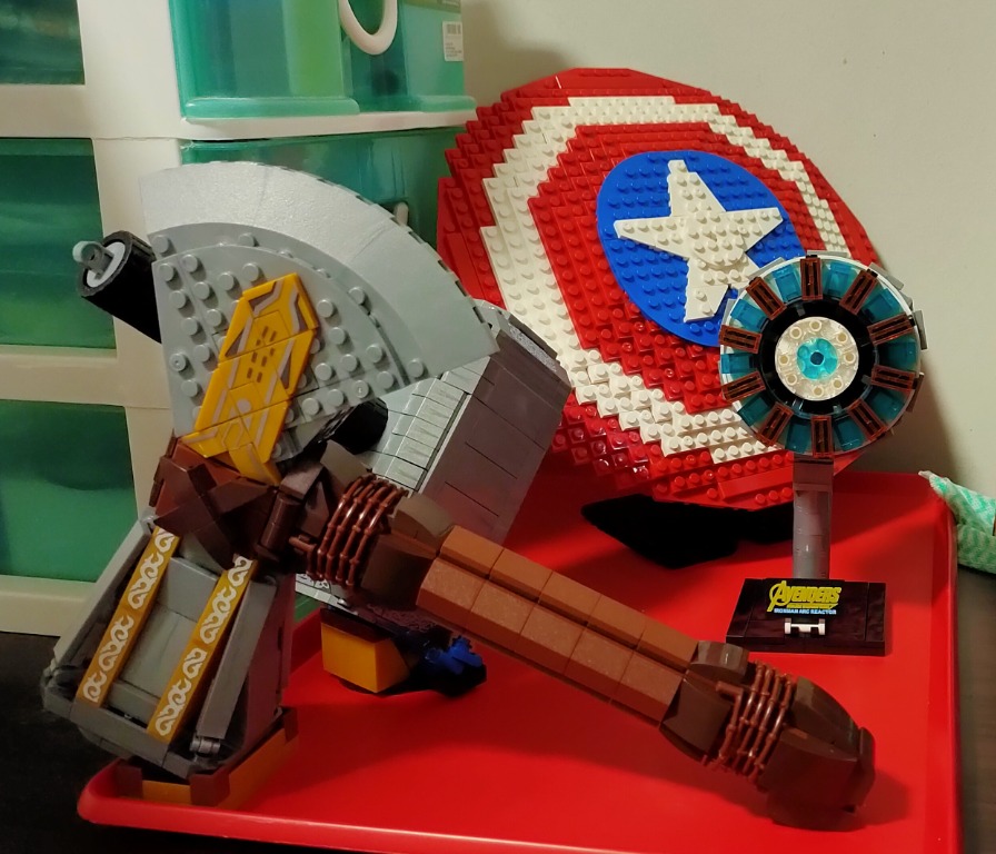 Avengers Superhero Weapon non Lego, 6 pcs complete collection, Hobbies ...