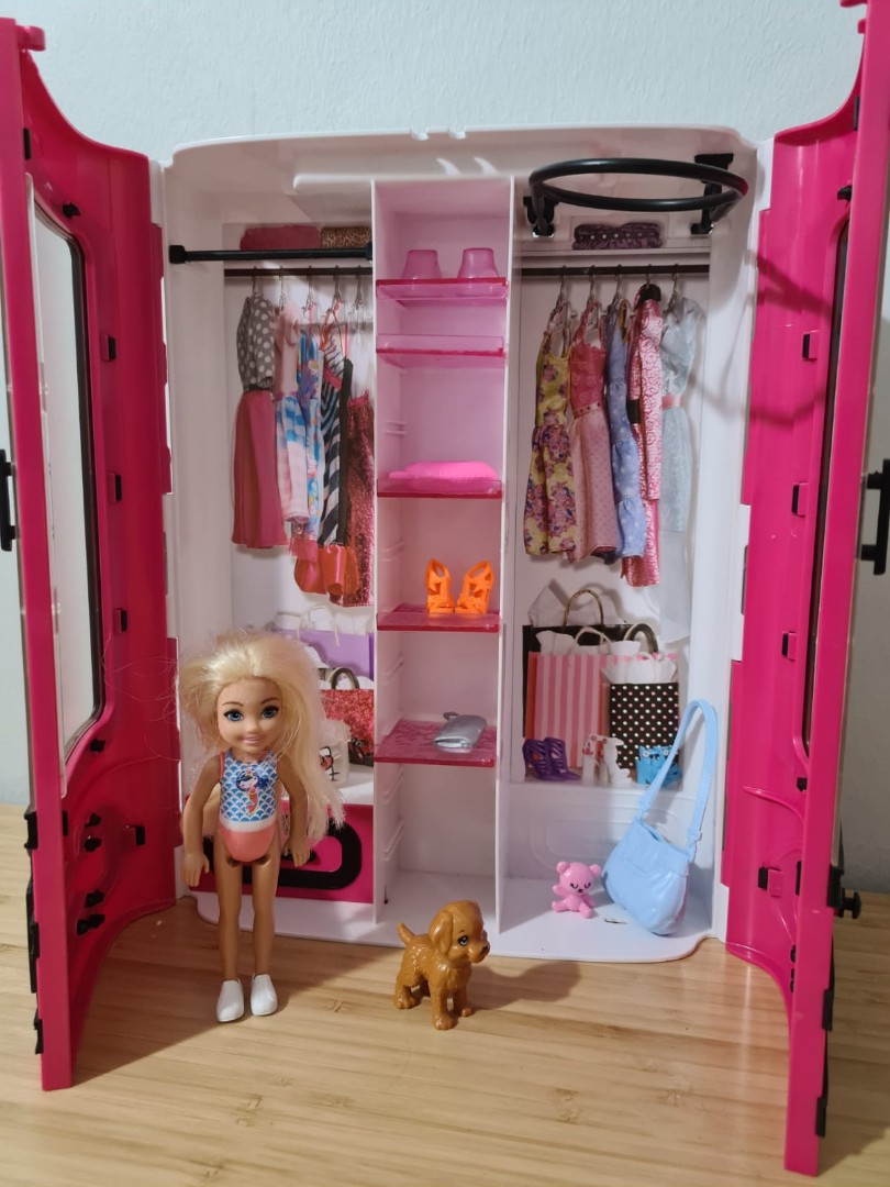 Barbie Carry case, Hobbies & Toys, Toys & Games on Carousell