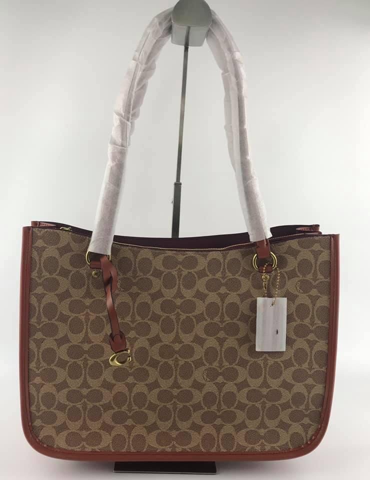 Coach TYLER CARRYALL 28 in Signature Canvas, Women's Fashion, Bags ...