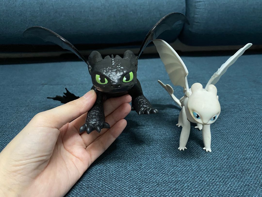Dreamworks toothless and light fury, Hobbies & Toys, Toys & Games on ...