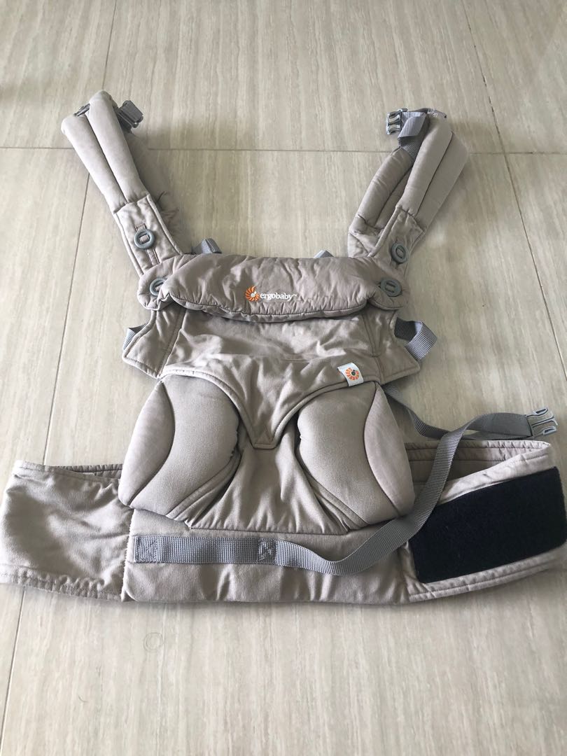 Ergo baby 360 4 positions carrier, Babies & Kids, Going Out, Carriers ...