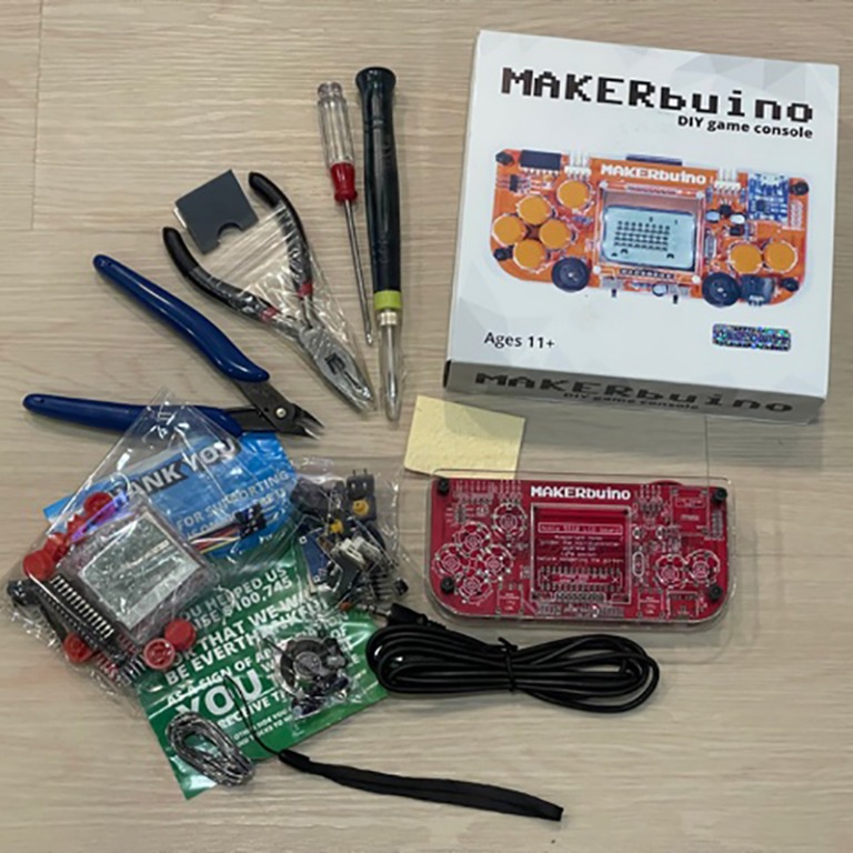 MAKERbuino DIY game console, Hobbies & Toys, Toys & Games on Carousell