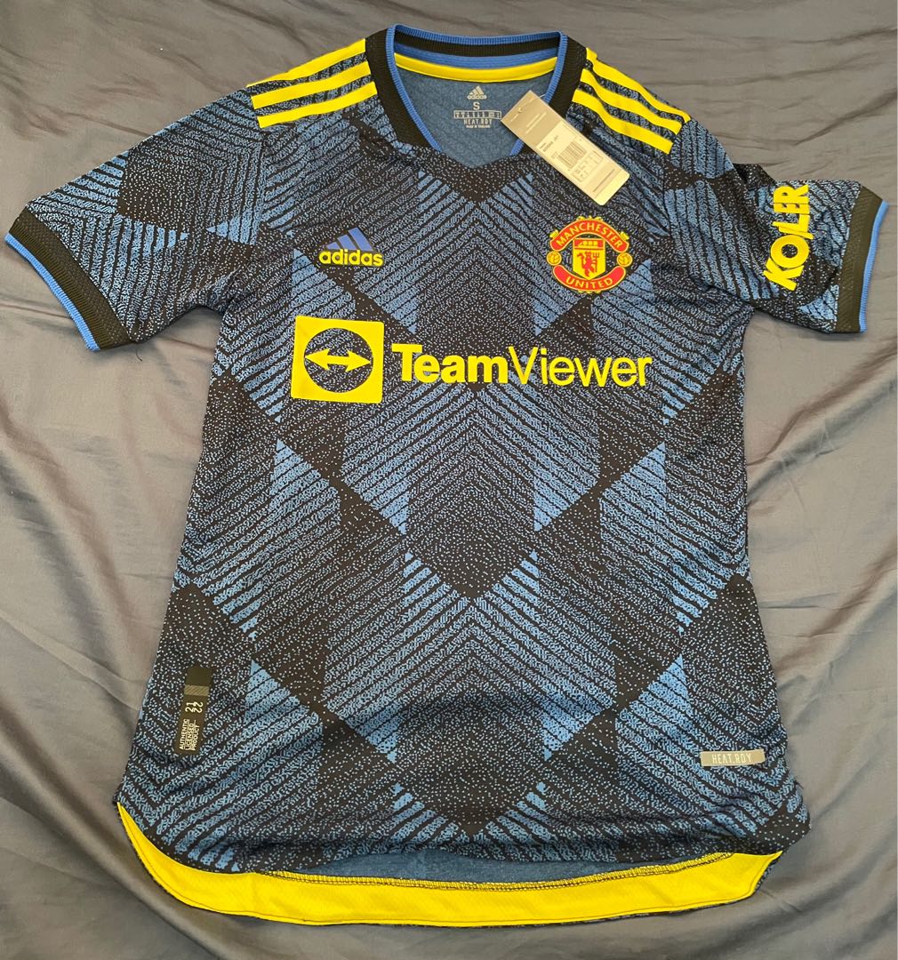 Manchester United 3rd kit (player issue), Men's Fashion, Activewear on ...