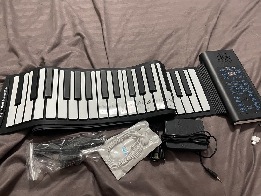 Rollable piano 88 keys, Hobbies & Toys, Music & Media, Musical ...