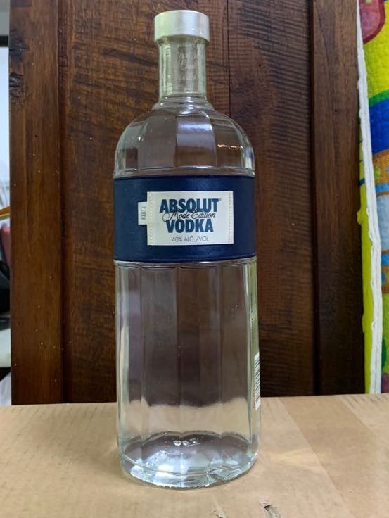 Clearance Sale!!! Absolut Vodka 1L Mode edition, Food & Drinks ...