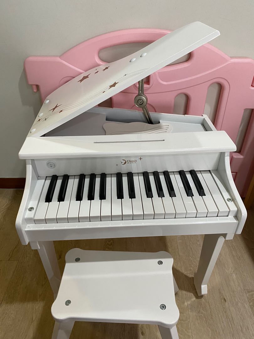 Classic World Grand Piano (white), Hobbies & Toys, Music & Media ...