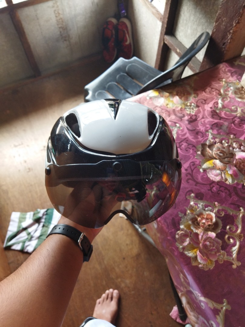 Dahon helmet, Sports Equipment, Bicycles & Parts, Bicycles on Carousell
