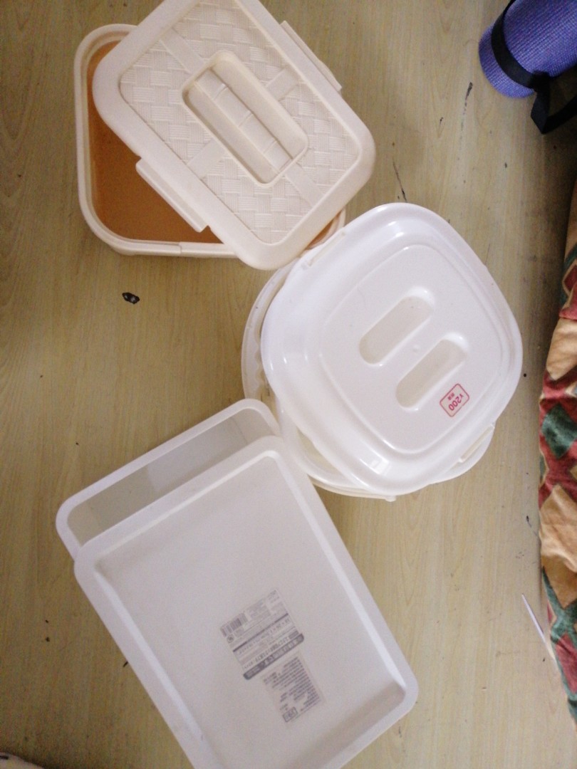 Daiso containers, Furniture & Home Living, Kitchenware & Tableware ...