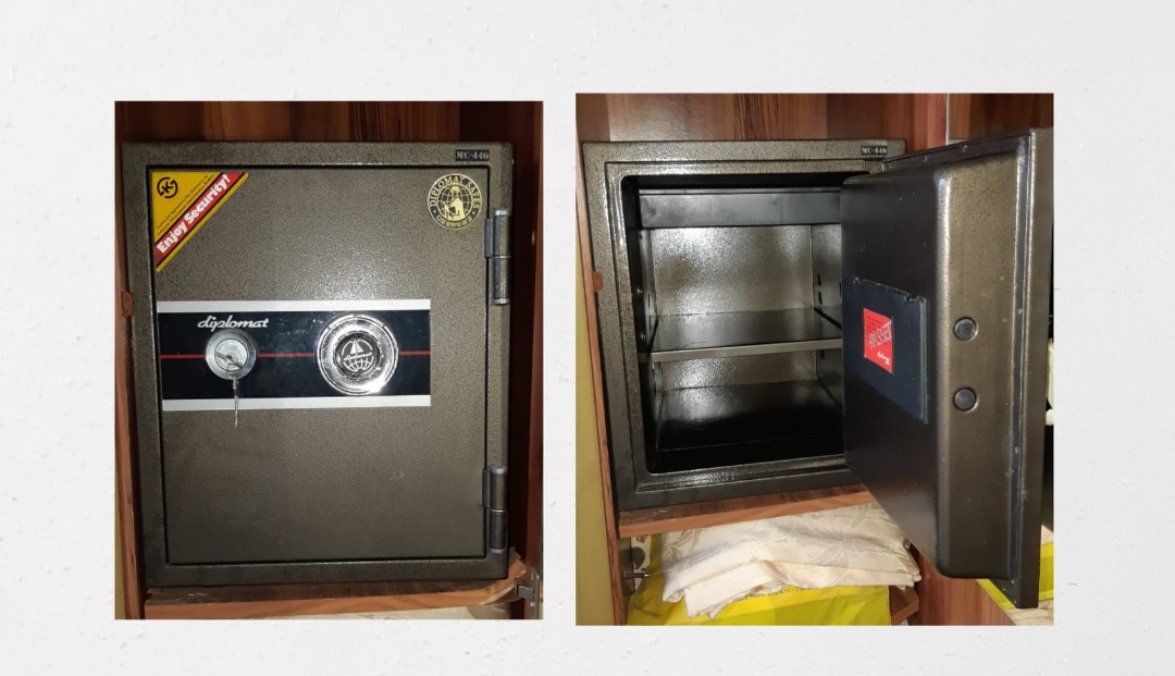 Diplomat Safe, Furniture & Home Living, Security & Locks, Safe on Carousell