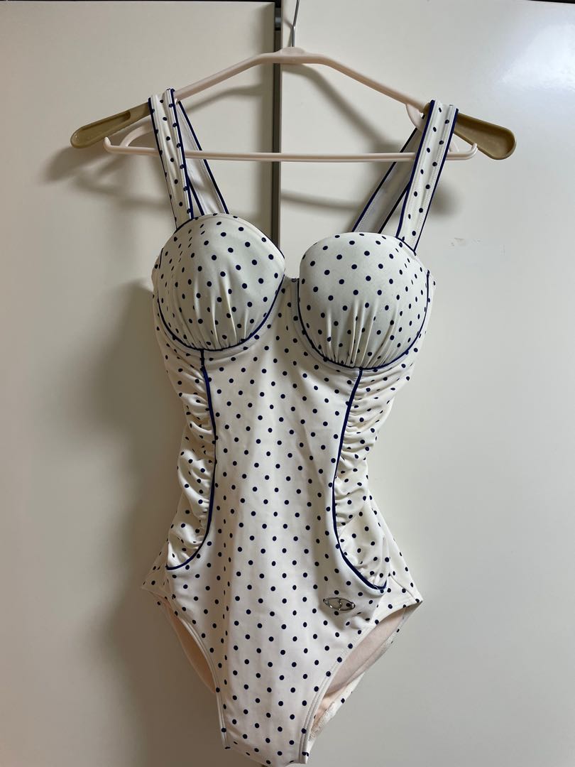 Embry Form 泳衣, 女裝, 泳裝, 泳衣 - Carousell