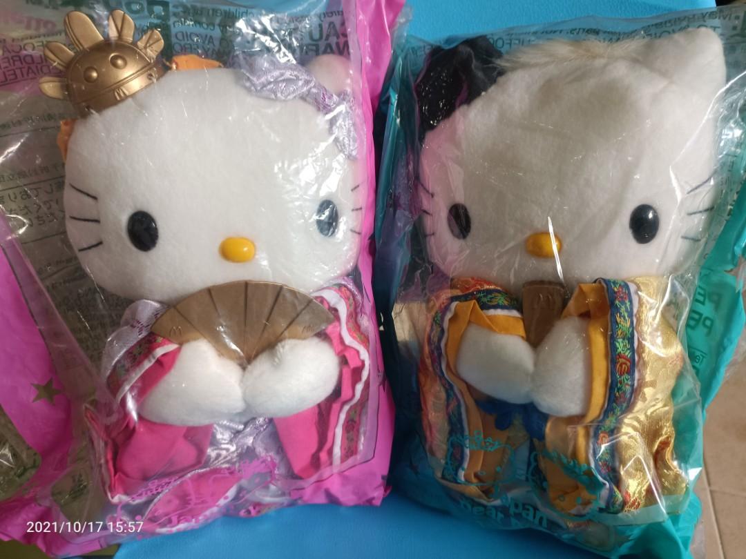 Hello kitty King & Queen set, Hobbies & Toys, Memorabilia ...