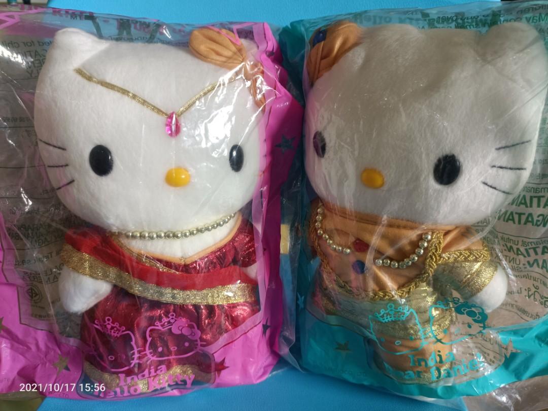 Hello kitty King & Queen set, Hobbies & Toys, Memorabilia ...