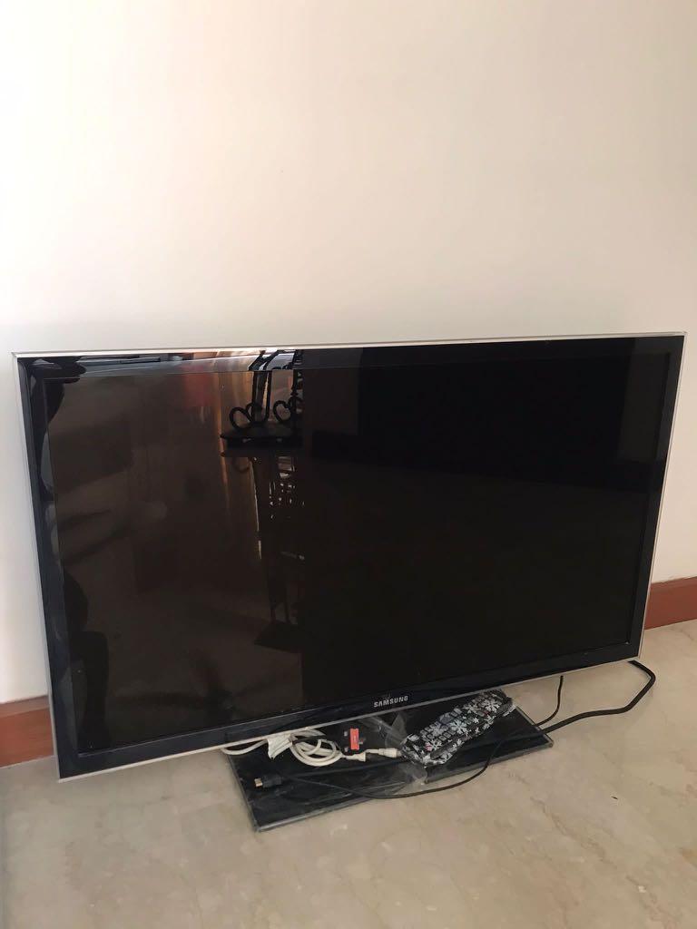 Samsung 40 Inch TV UA40D5000, TV & Home Appliances, TV & Entertainment, TV on Carousell