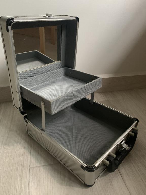 Stainless Steel Aluminium Makeup Artist Box, Beauty & Personal Care ...