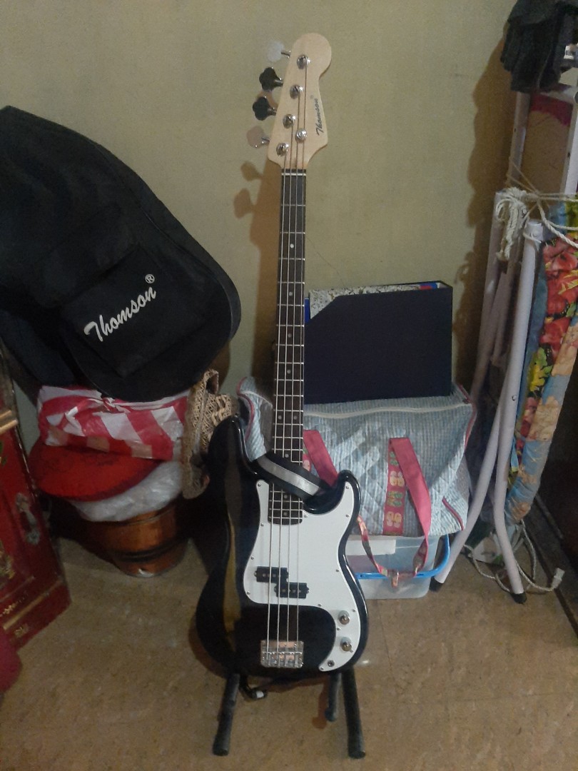 2nd Hand Thomson Precision Bass Guitar SET with freebies, Hobbies ...