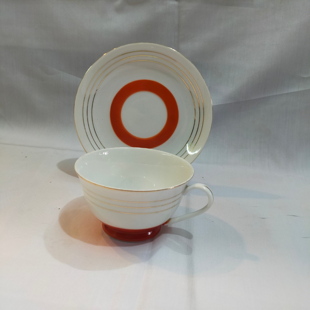 Cup and saucer merah putih., Kitchen & Appliances di Carousell