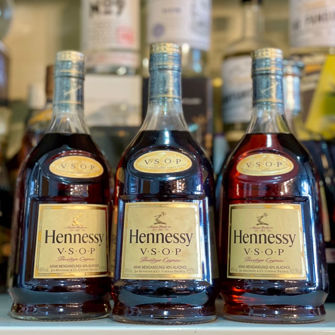 Hennessy VSOP cognac 700ml, Food & Drinks, Beverages on Carousell Hennessy VSOP cognac 700ml, Food & Drinks, Beverages on Carousell