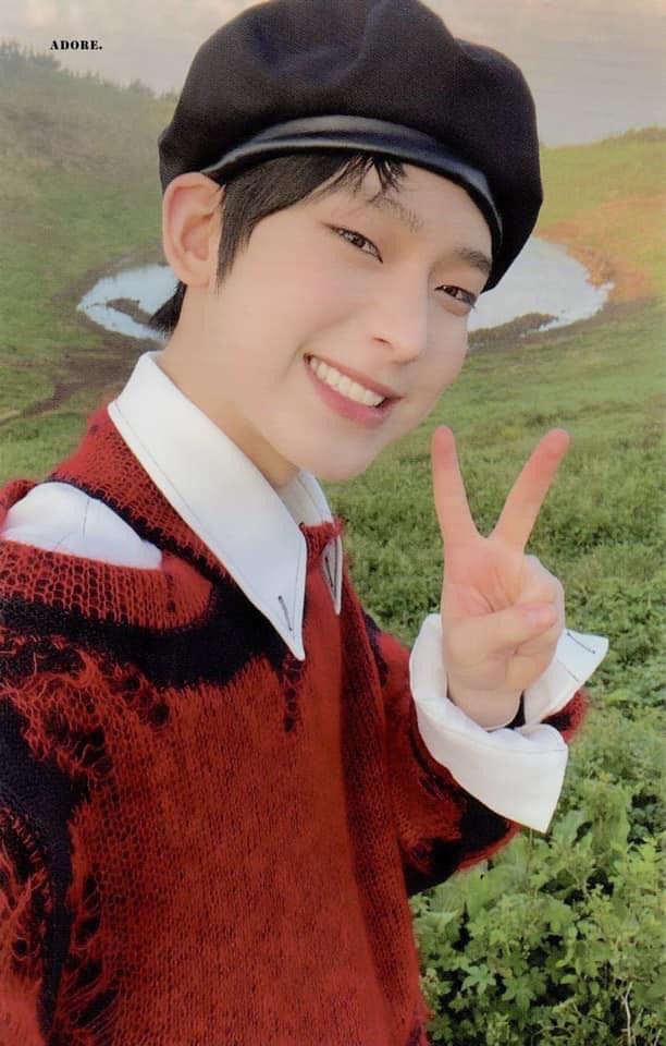 (COD) HYBE POSTER SET WITH SUNOO BERET, Hobbies & Toys, Memorabilia ...