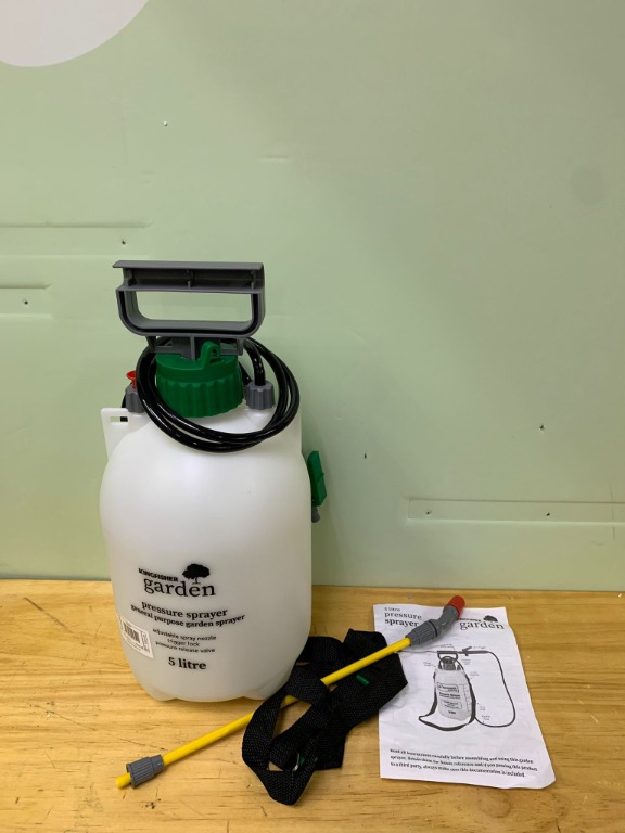 KINGFISHER Garden pressure sprayer, Furniture & Home Living, Gardening ...