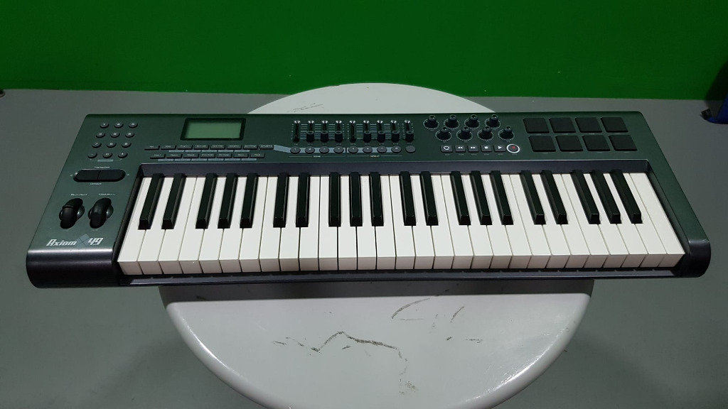 M Audio Axiom 49 keyboard controller, Hobbies & Toys, Music & Media ...