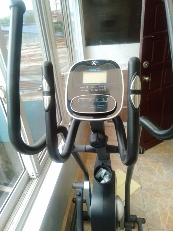 Trax Elliptical X5 Trainer Machine, Sports Equipment, Exercise ...