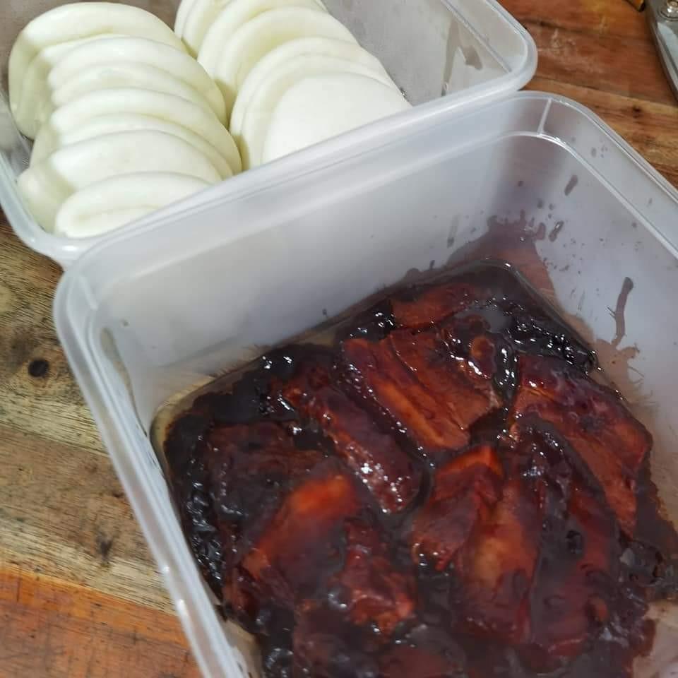 扣肉包 kou rou bao, Food & Drinks, Chilled & Frozen Food on Carousell