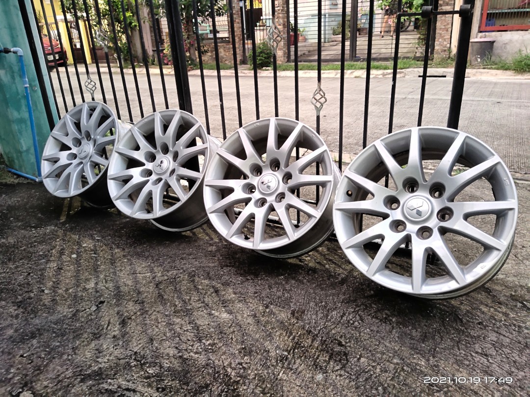 2011 Montero Sport Gen2 Mags 17 inch 6x139 fit hiace van grandia GL ...