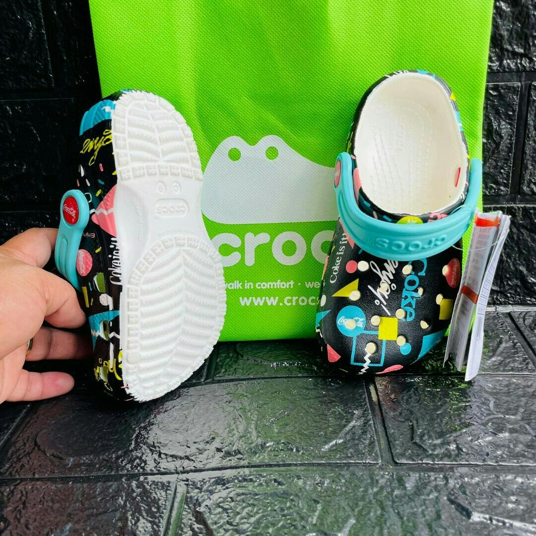 CROCS ICONIC CLOGS, Men's Fashion, Footwear, Slippers & Slides on Carousell