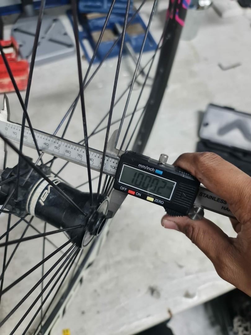 DT swiss front hub with cracked roval control carbon rim for spare ...