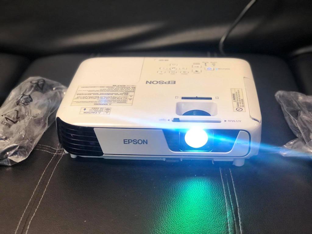 Epson EB-S31 projector 3300 lumens 3LCD super bright display, TV & Home ...
