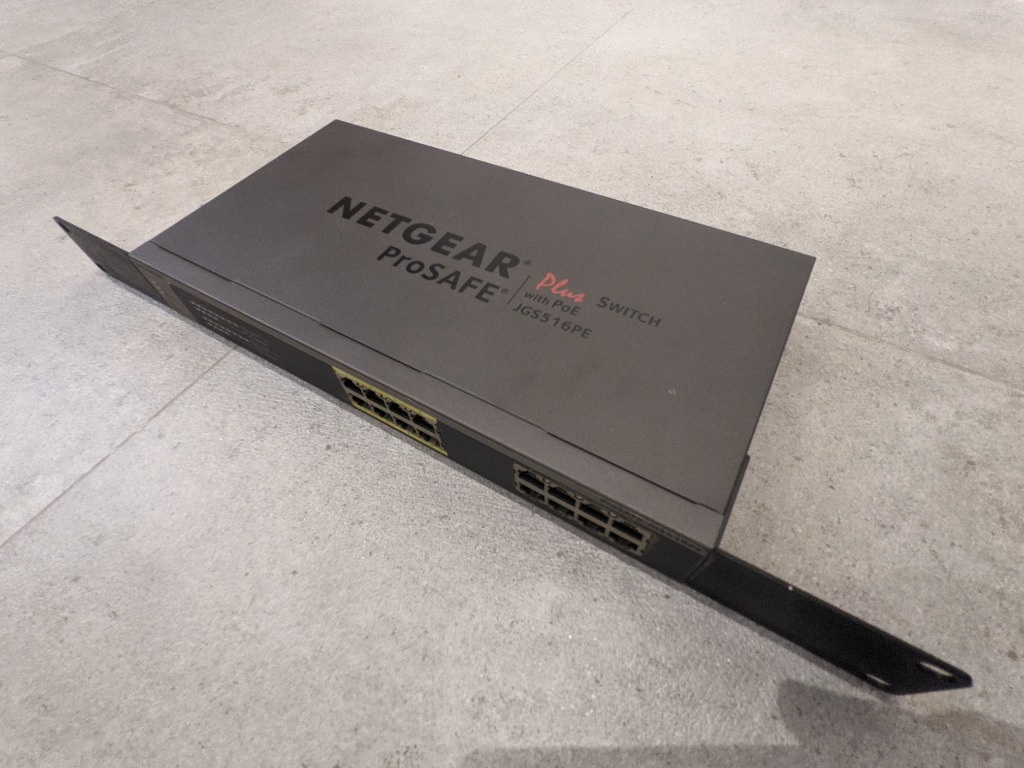 Netgear Network Switch with POE JGS516PE, Computers & Tech, Parts ...