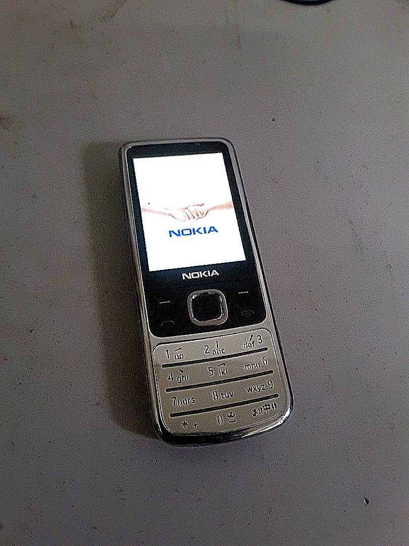 Nokia legend 6700 classic, Antiques, Vintage Collectibles on Carousell