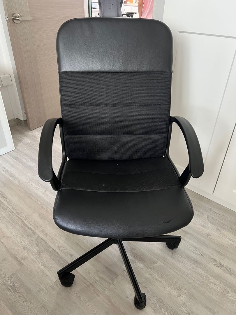 Roller chair, Furniture & Home Living, Furniture, Chairs on Carousell