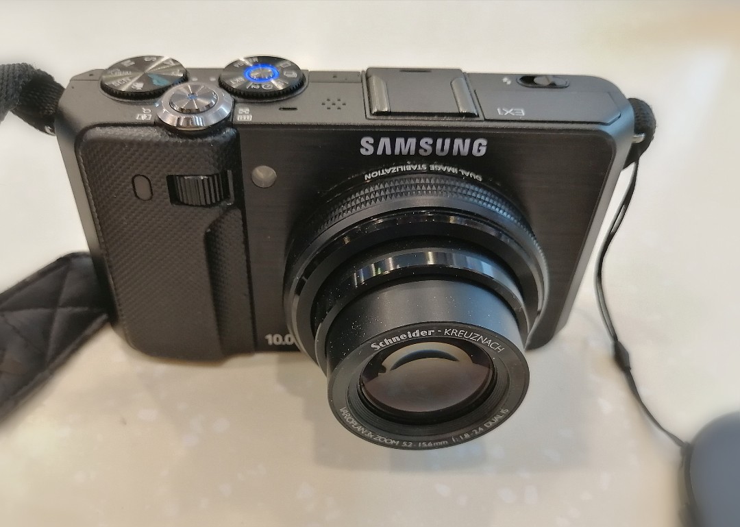 SAMSUNG EX1數碼相機，1000萬像素，影相效果好靚！Mon可旋轉，功能全正常，全新電池+全新叉機＋8G SD卡。寄售品不議價！, 攝影器材, 相機 - Carousell