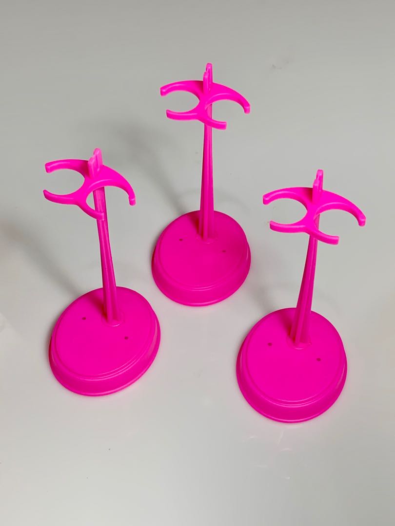 Barbie doll stand, Hobbies & Toys, Collectibles & Memorabilia, Fan ...
