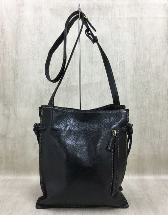 Kitamura crossbody bag, Women's Fashion, Bags & Wallets, Cross-body ...