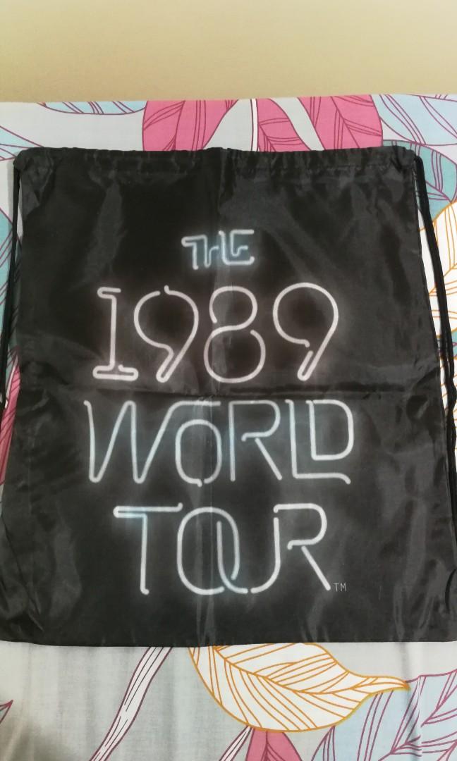 Official Taylor Swift Drawstring Bags Set, Hobbies & Toys, Memorabilia ...