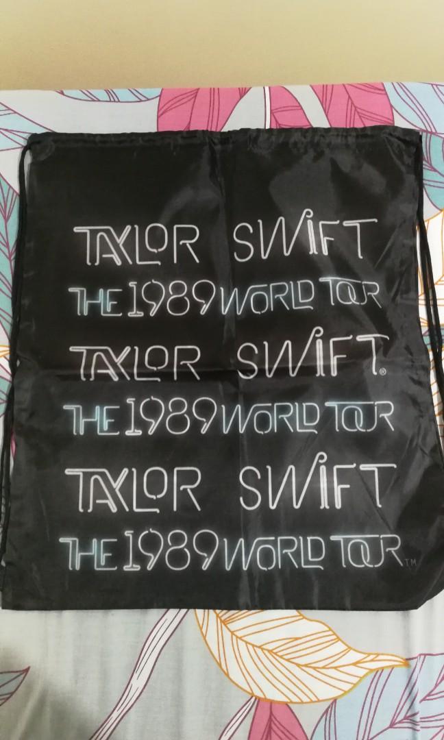 Official Taylor Swift Drawstring Bags Set, Hobbies & Toys, Memorabilia ...