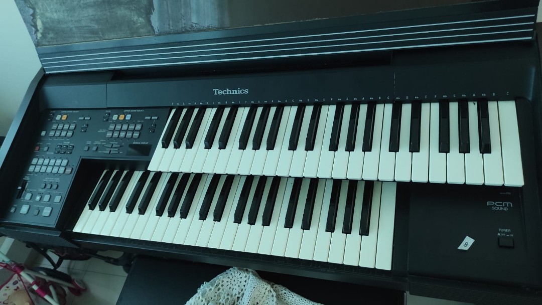 Technics piano, Hobbies & Toys, Music & Media, Musical Instruments on ...