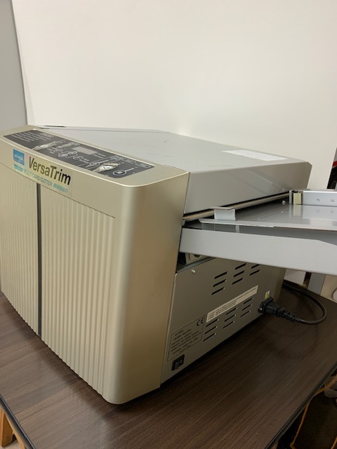 Uchida VersaTrim Electronic Namecard Cutter, Computers & Tech, Office ...