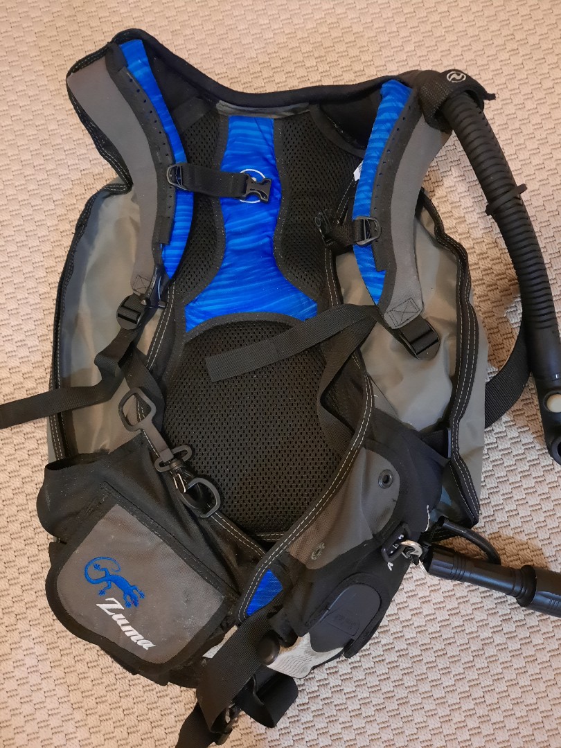 Aqualung Zuma Travel BCD, Sports Equipment, Sports & Games, Water ...