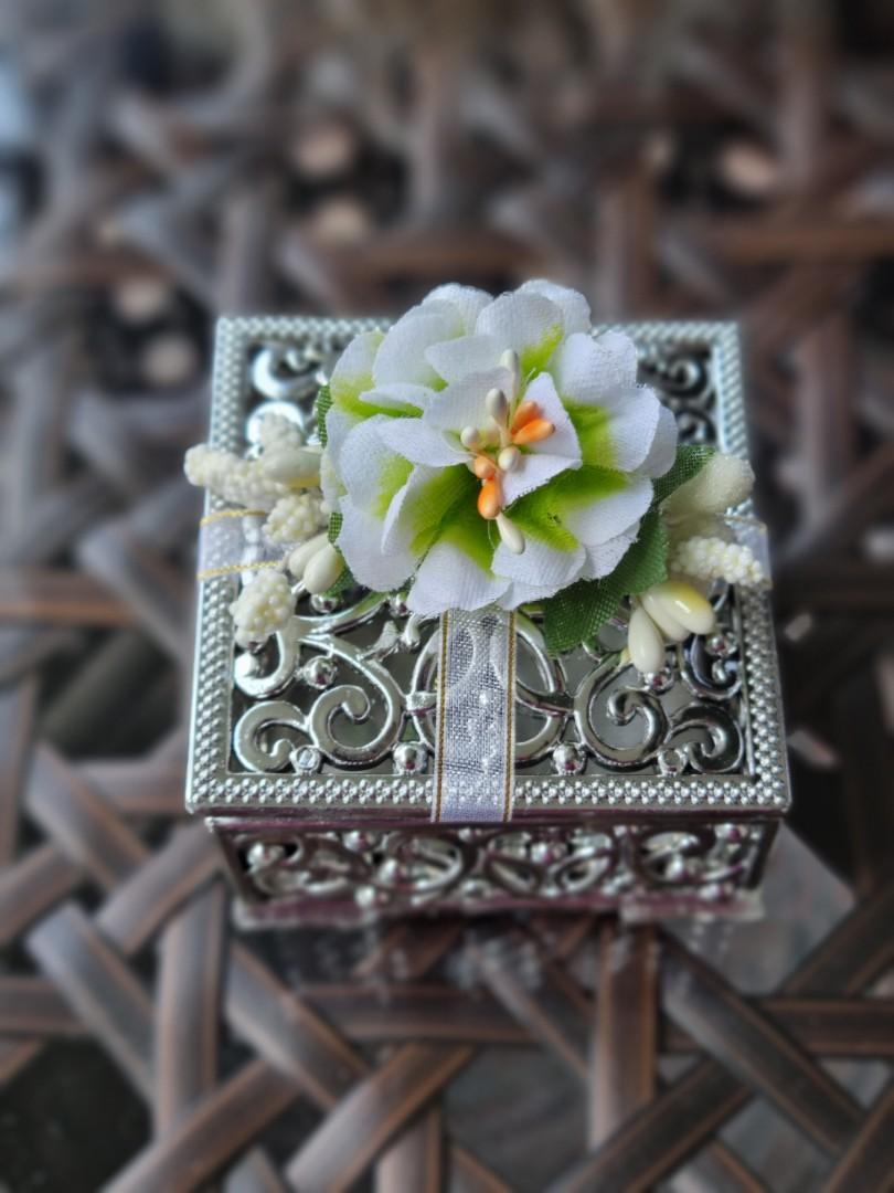 Bunga Rampai/ bunga rampai holder, Hobbies & Toys, Stationery & Craft ...